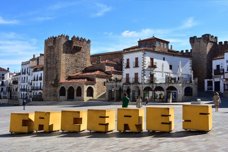 Un paseo por Cáceres - Vipavi